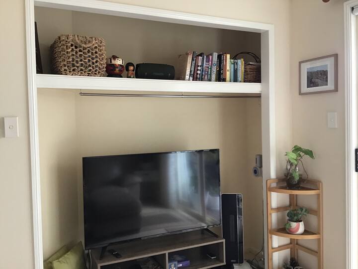Birdsong Unit
2 Guests. 1 Bedroom. 1 Bed. 1 Bath - Ballina, Australia