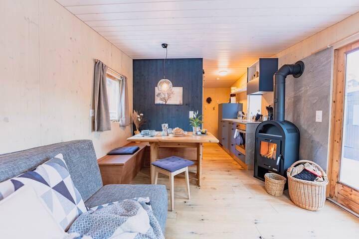 Tiny House With Wood Stove: Cozy Retreat For Two - Adelboden