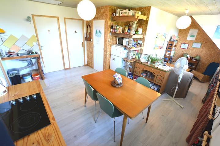 Chambre+cuisine Chez "Le Rouquin Qui Roule" - Rostrenen
