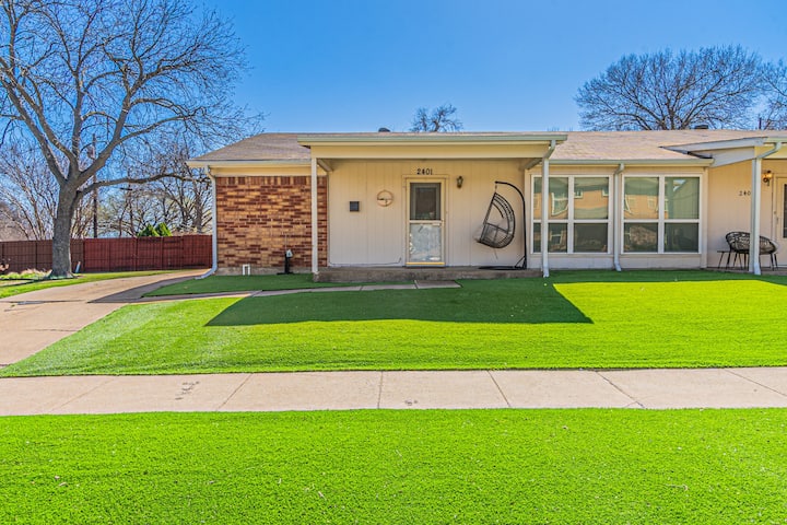 New Remodelled Fashion 3b +2b In Heart Of Mckinney - McKinney, TX
