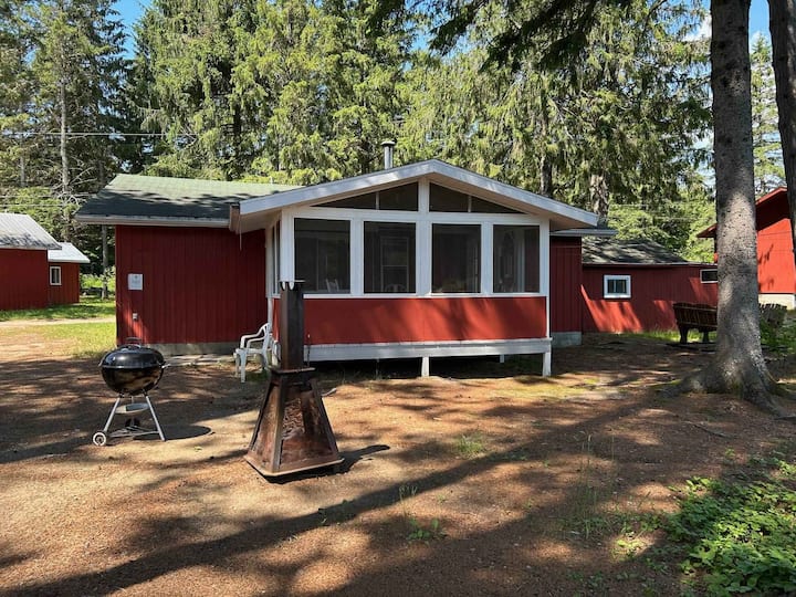 À Deux Pas Du Quai : Chalet Rustique Pour Escapade - Shawinigan