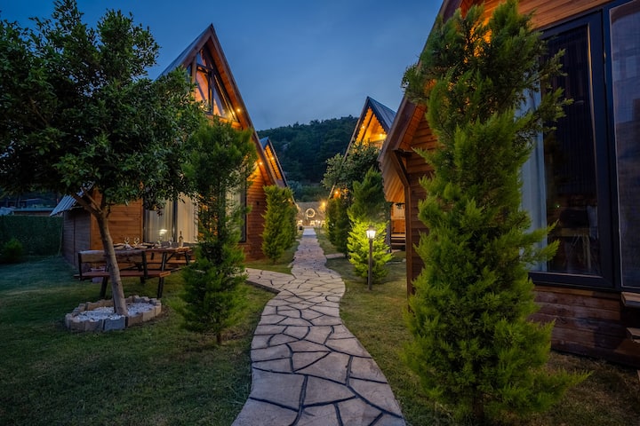 Denize 100 M, Jakuzili  Ve Havuzlu Lüks Bungalov - Adrasan