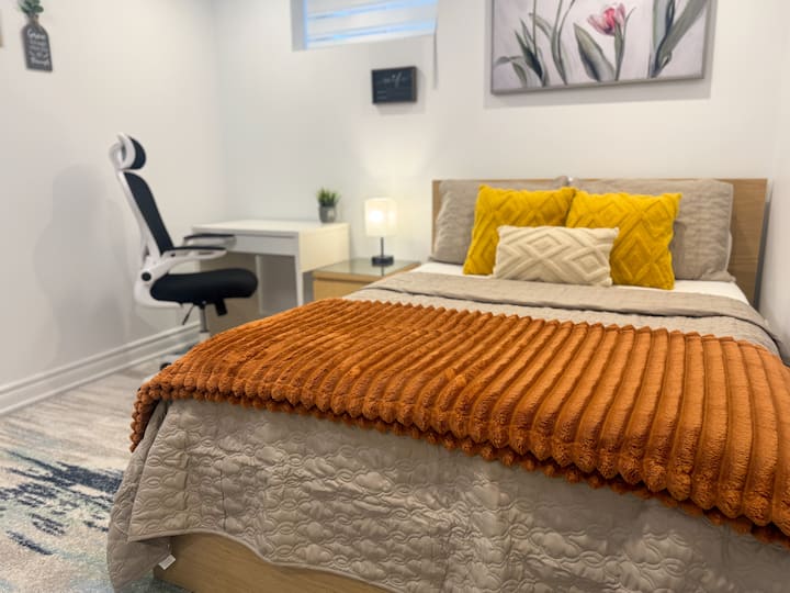 Cozy Luxurious Modern Private Bedroom Sep Entry R1 - Oshawa