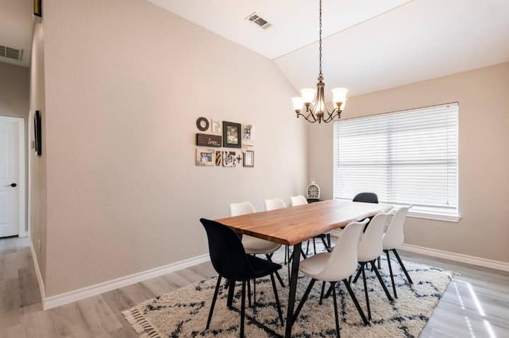 The Earth Room: Private Room With Shared Bathroom - Georgetown, TX