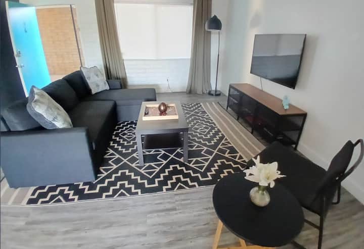 Shelly | 1 Br Apartment Near Biltmore Area - Phoenix, AZ