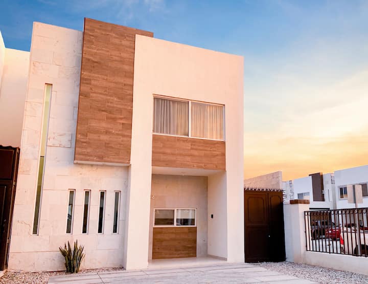Beautiful 3 Bedroom House, Comfortable, With Pool. - 에르모시요