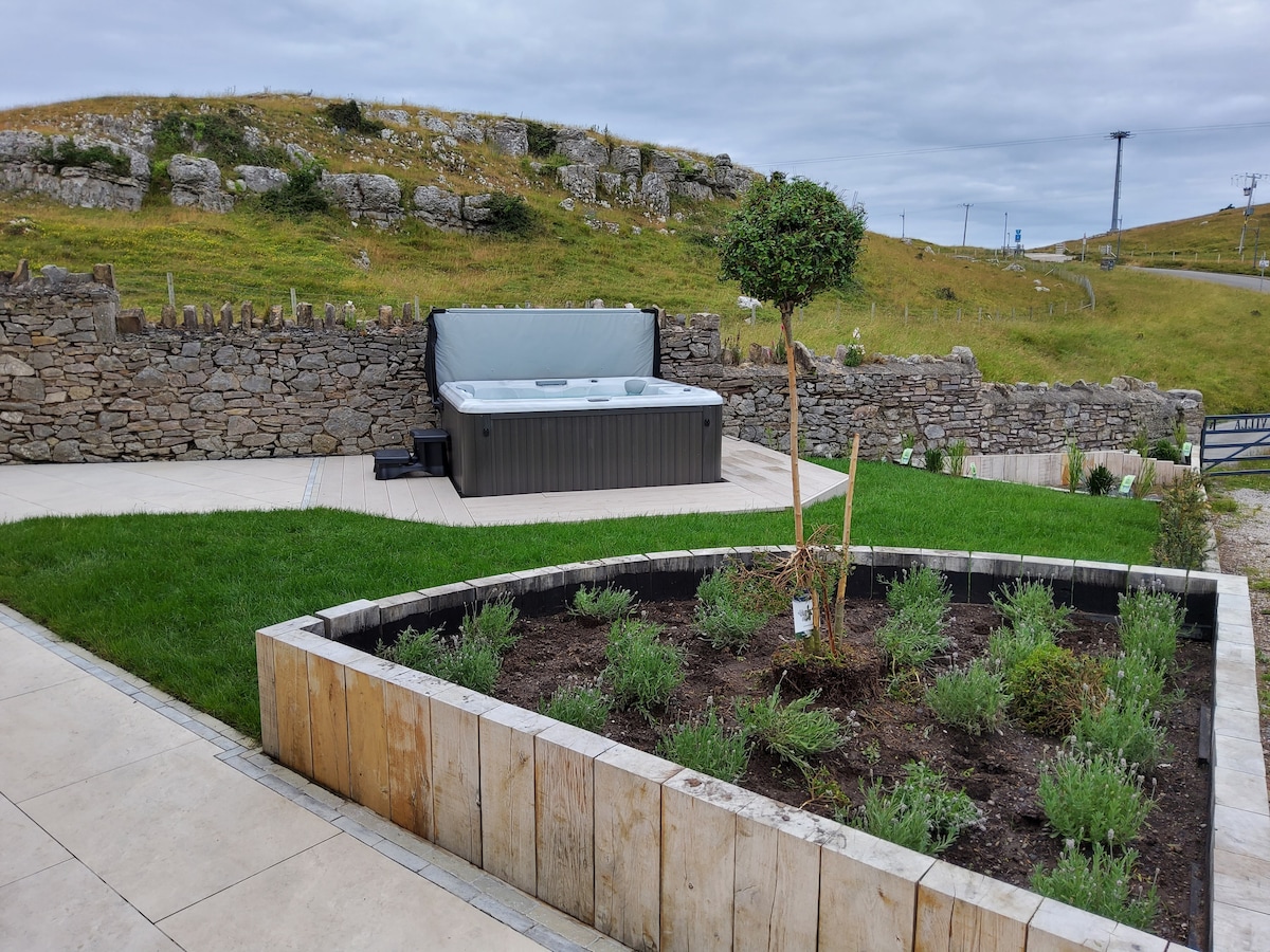 Snowdonia Holiday Rentals with a Hot Tub - Blaenau Ffestiniog, United ...