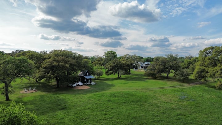 Camp House Minutes To Martinis And Shopping - Round Top, TX