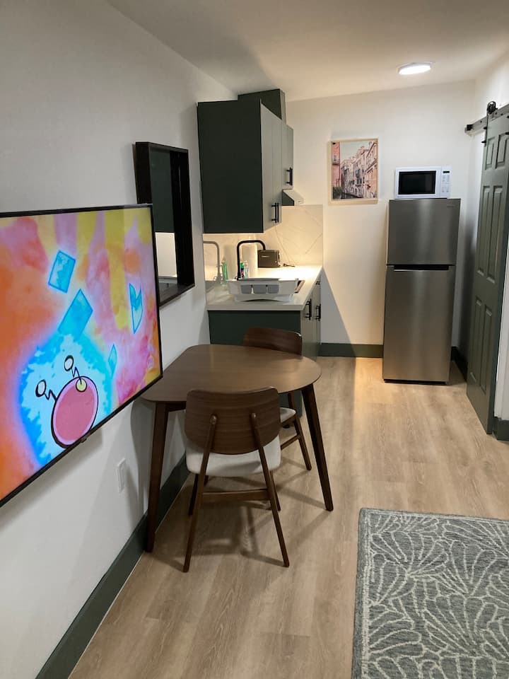 Tropical One Bedroom Next To Larking N Baptist H - Coral Gables, FL