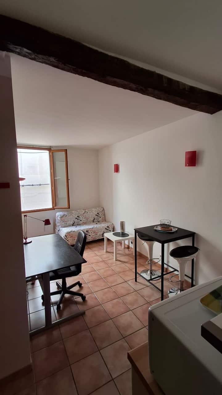 Studio Au Calme En Centre Ville D'avignon - Awinion