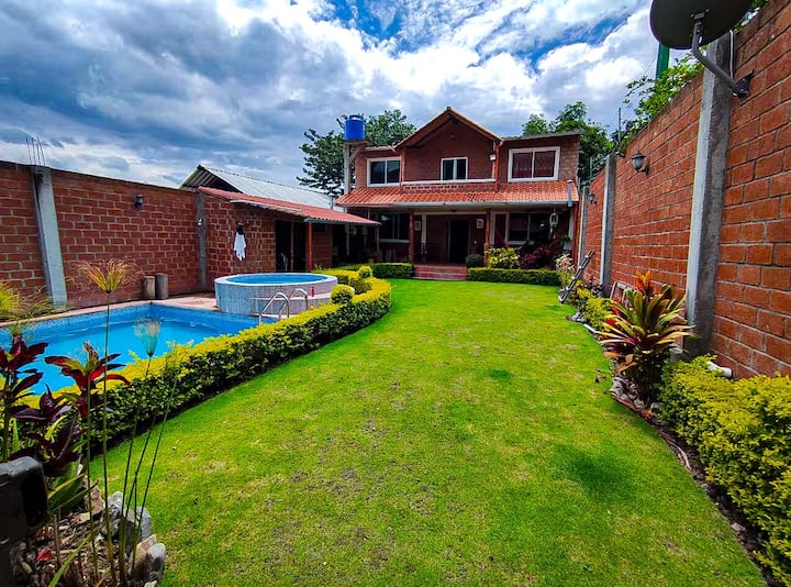 Casa Vacacional Privada Con Piscina Y Jacuzzi - Vilcabamba