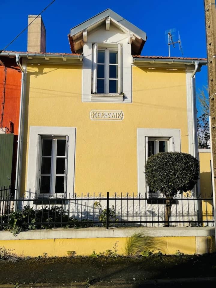 Maison De Charme Pour Curistes Ou Vacanciers - Rochefort, France