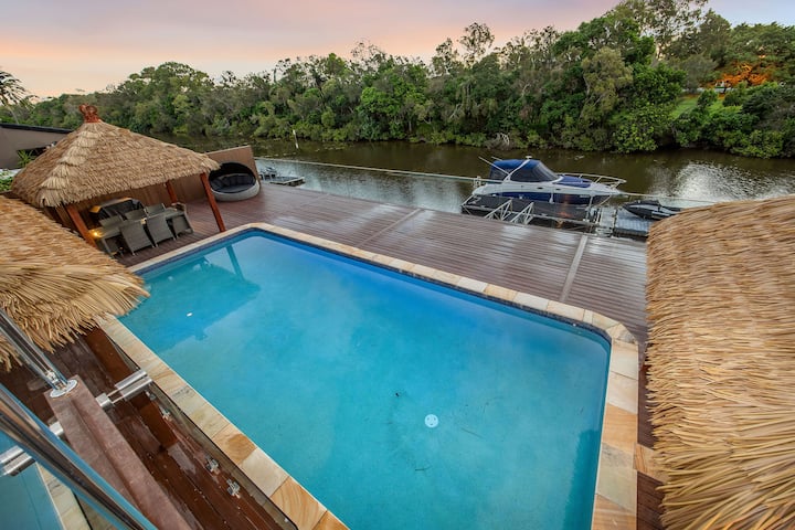 Riverfront Broadbeach Pool Kids Pets 16ppl - Surfers Paradise