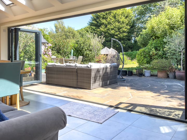 Beautiful Village Centre House With Large Garden - Wetherby