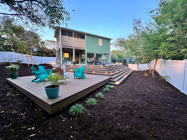 Dog-friendly Beach Retreat W/ Hot Tub & Game Room - Emerald Isle, NC