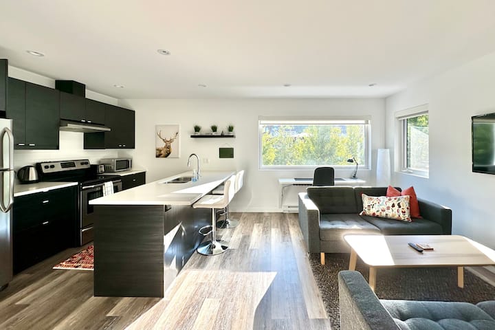 Modern Mountain Retreat - Squamish