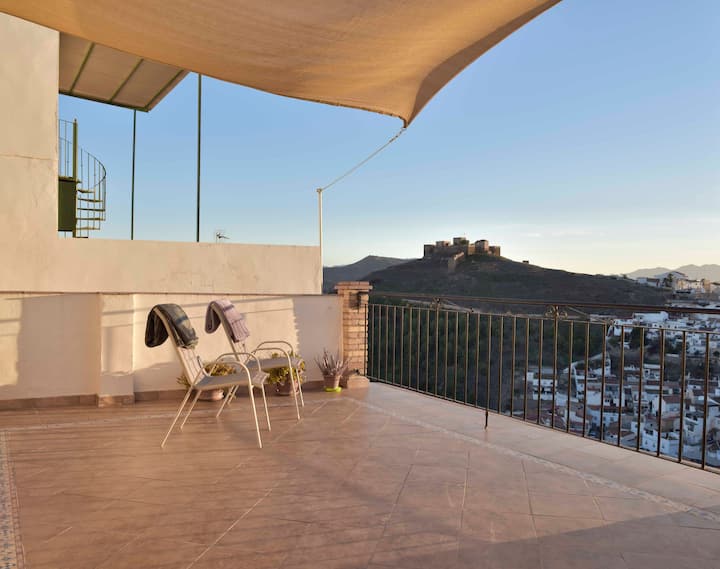Enjoy Spectacular Views Of Alora And The Castle - Álora