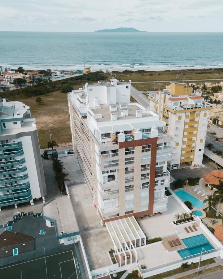 Palmas: 3 Qts, 2 Banheiros, 2 Garagens, 1 Box - Governador Celso Ramos