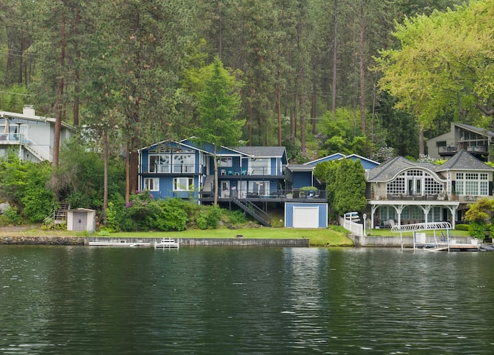 Incredible Waterfront Lakehouse On Liberty Lake - Liberty Lake, WA