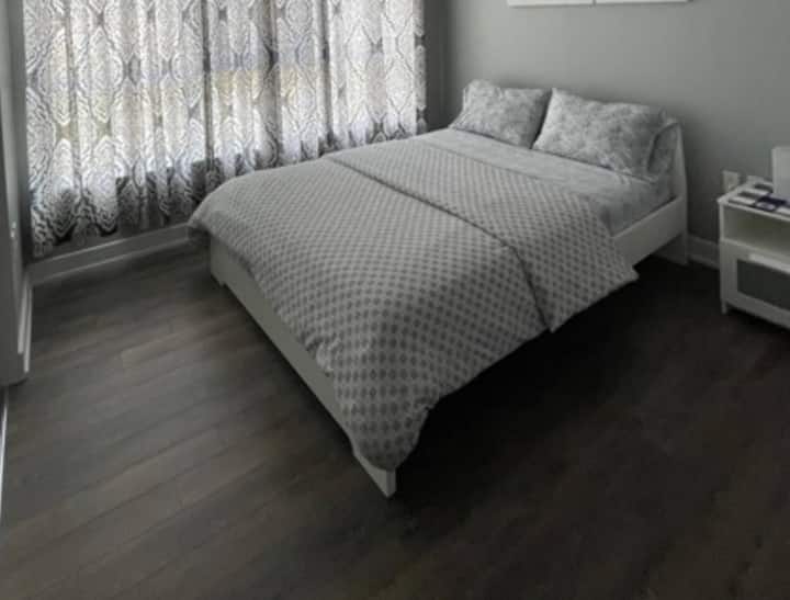 Private Family New 2 Bedroom Condo In Markham! - 마크험