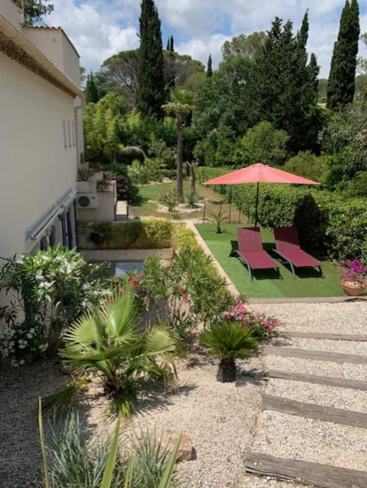 Charmant Rez De Villa, Parking Gratuit, Au Calme - Boulouris-sur-Mer