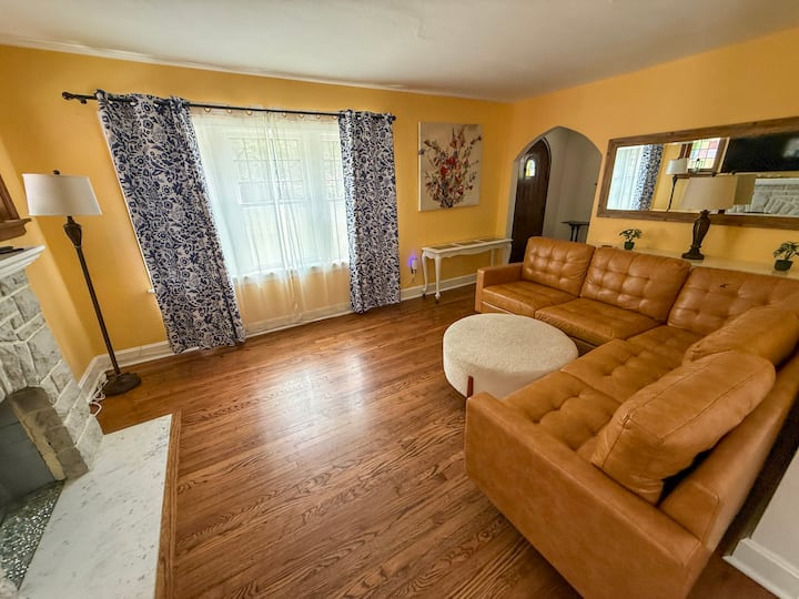 Perfect House Location-rain Shower, Patio, Parking - Kirkwood, MO