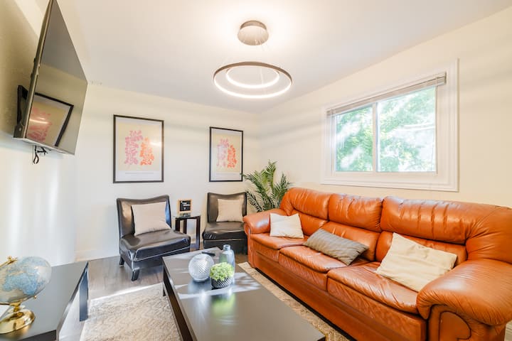 Free Parking! 2 Bdrm 5 Min Walk To Fallsview Blvd - Niagara Falls