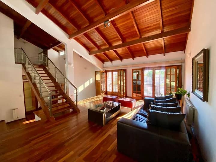 Hermosa Casa En Plena Ciudad De Córdoba - Córdoba