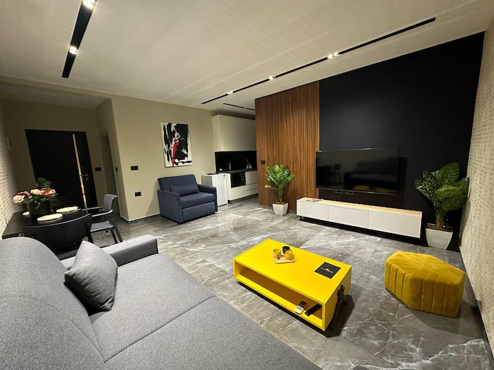 La Mirage Apartment 05 - Tirana