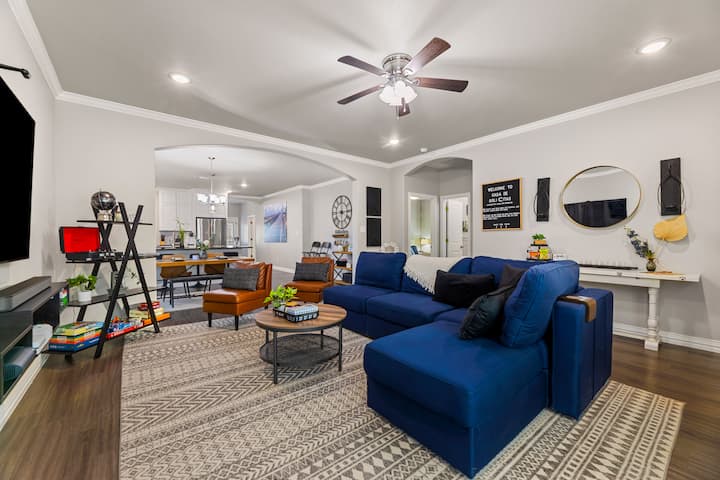 Casa De Solicitas, Near Stockyards, Sleeps 15! - Fort Worth, TX