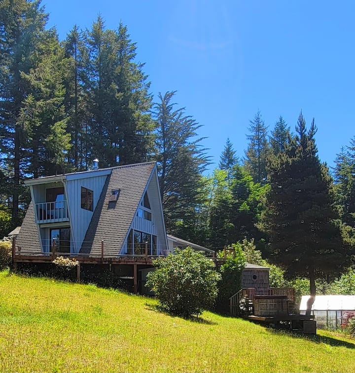 Unique A-frame Cabin - 'Deja Vu' - Brookings, OR