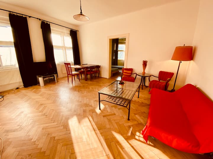 Big Flat Near The Center With A Massage Bath-tub - Prague