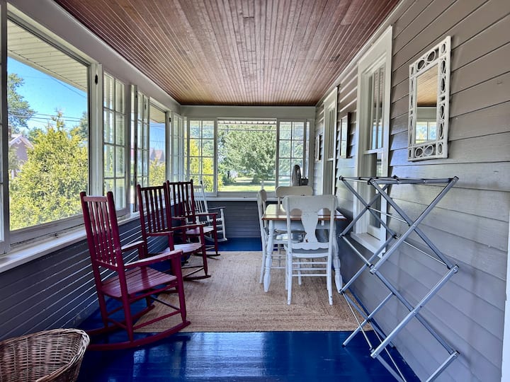 Beautiful Historic Gotl Lake Erie Summer Home - Geneva-on-the-Lake, OH