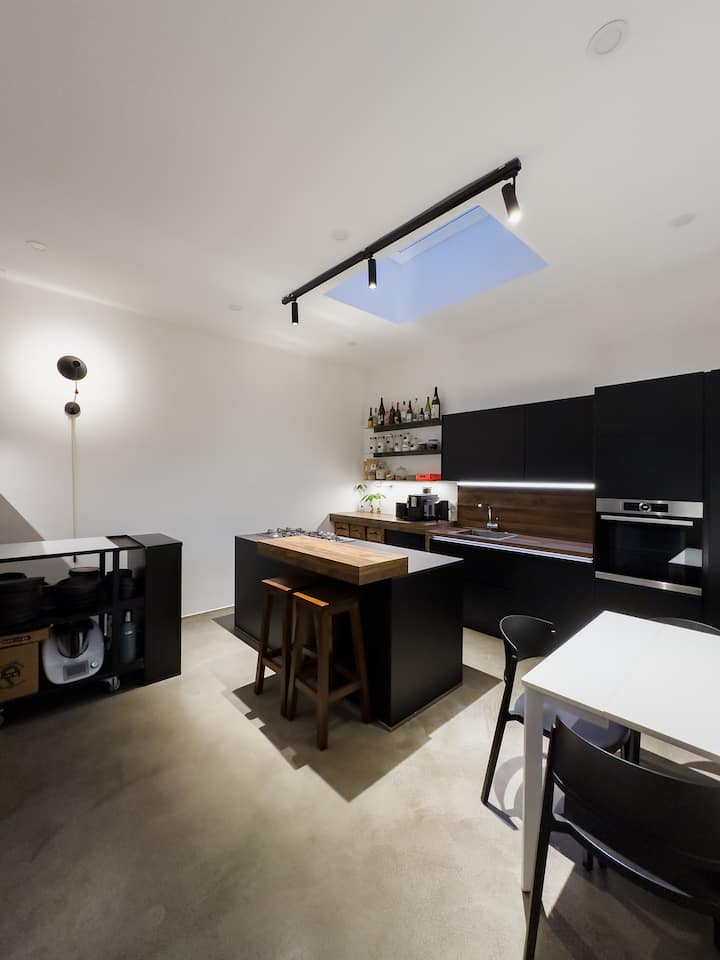 Loft Miyabi – Urban Retreat With *Private Parking* - Settimo Torinese