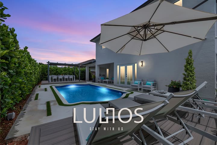 Luxe Villa: Pool, Games & Outdoor Bliss 16ppl - Florida Keys