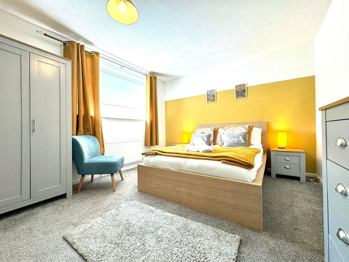 The Alnham, Large 3 Bed Apt, Close To City Centre - Newcastle Airport (NCL)