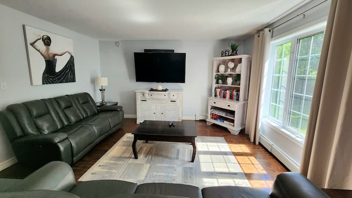 Spacious 5 Bedroom Home - Relax In Comfort! - Charlottetown