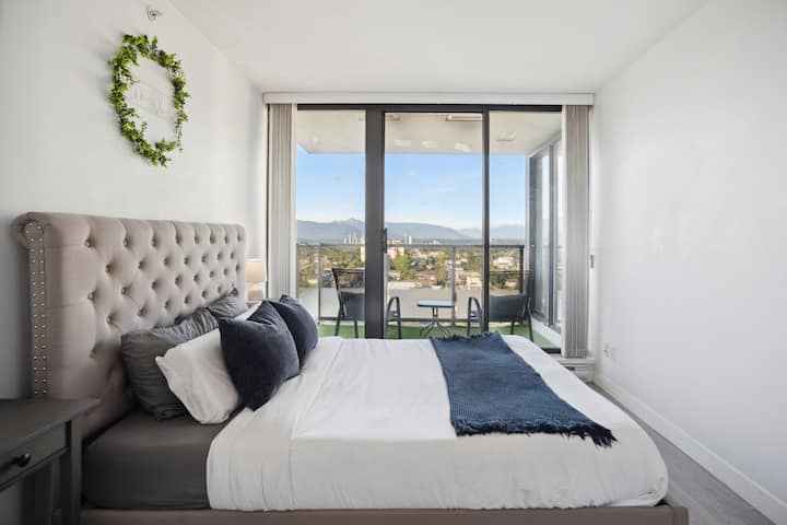Privatebalcony/desktop/stunningviews/walkablestay! - Burnaby