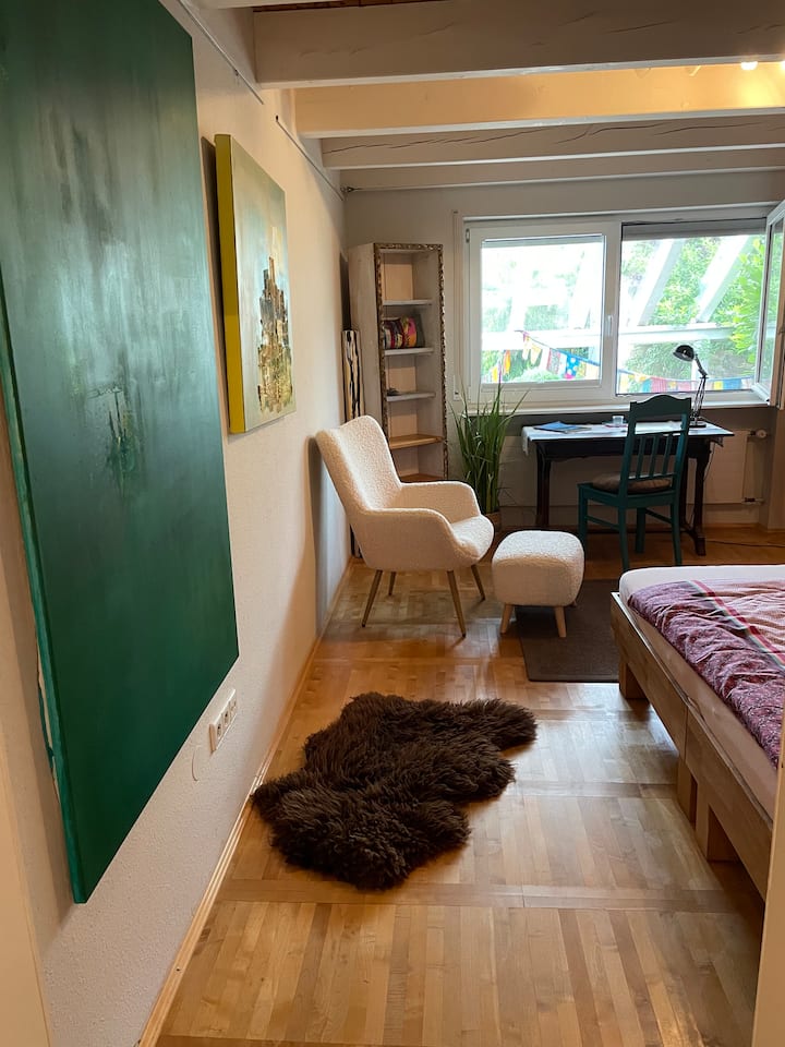 Small  Apartment Lovely Arranged With Own Art - Bodensee