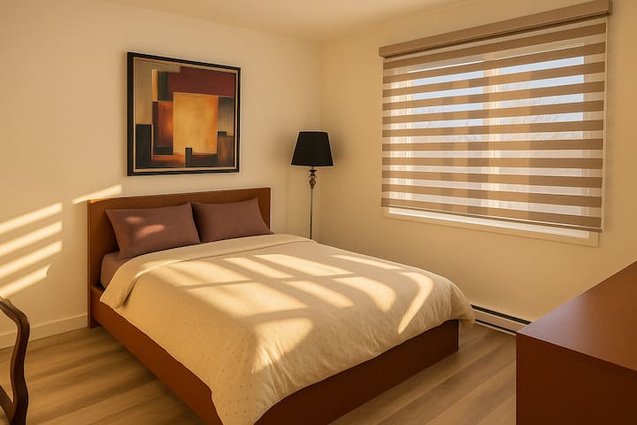 Bright Renovated 4br • Heart Of Côte-des-neiges - Montreal