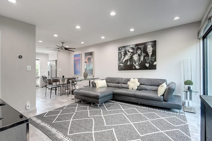 Modern Old Town Escape • Walk To Fashion Square - Scottsdale, AZ