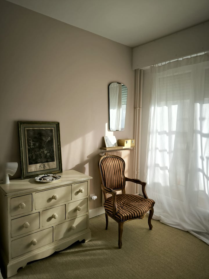 Studio Proche De L'atelier Des Lumières - Paris