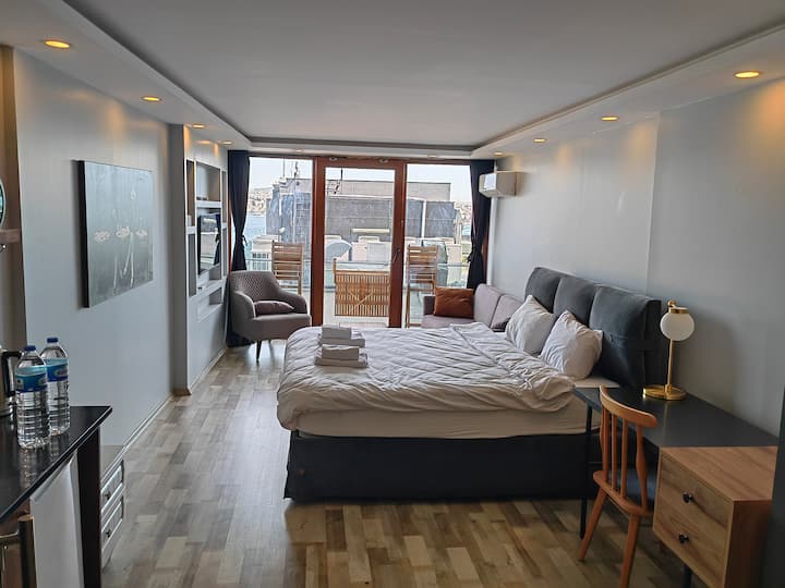 Bosphorus View Studio Apartment With Terrace Smy2 - Cihangir
