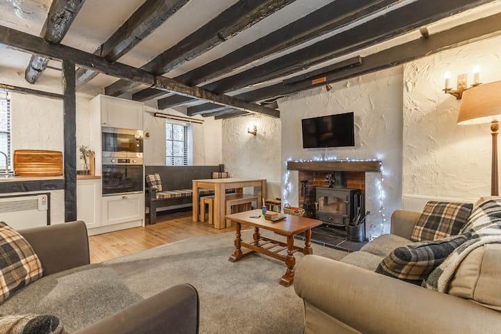 Entire 2 Bedroom Cottage In Whitby - Robin Hood's Bay