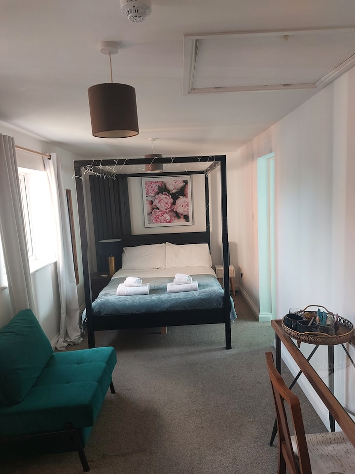 Pilgrims Of The Goddess - Room 4 - Glastonbury