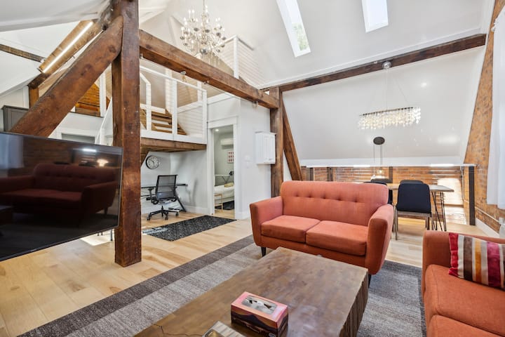 Breathtaking Victorian Loft In Heart Of Hamilton! - Hamilton, ON, Canada