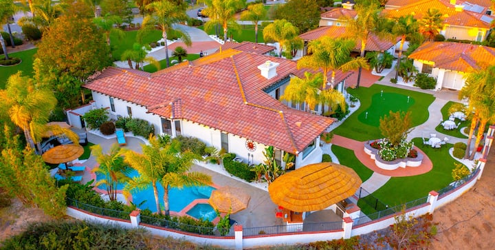 Grand Lux - Luxury Resort Pool Villa - Wineries - Bonsall, CA