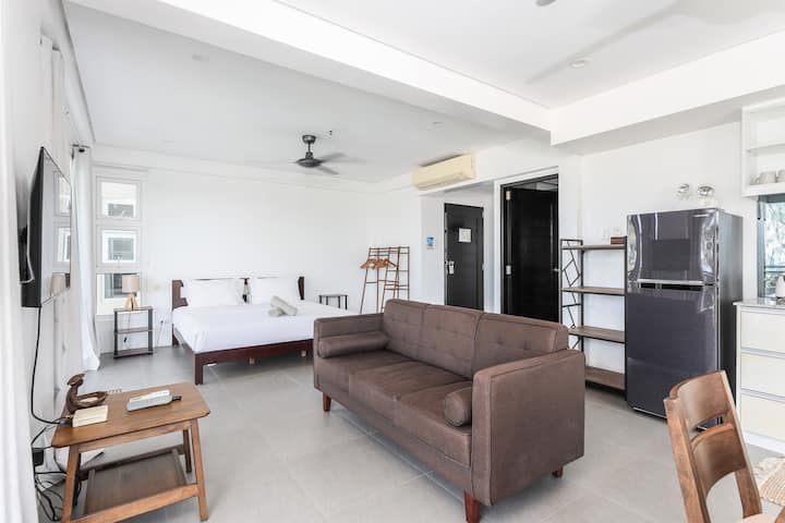 Studio Overlooking Front Beach - Non Smoking - Malay
