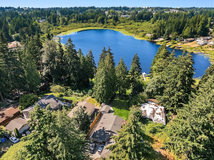 Gorgeous Lakeside Peaceful & Secluded Community. - Lynnwood, WA