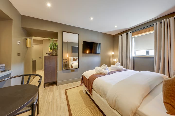 Beautiful Private Apartment In Luxury Rural Escape - Bury